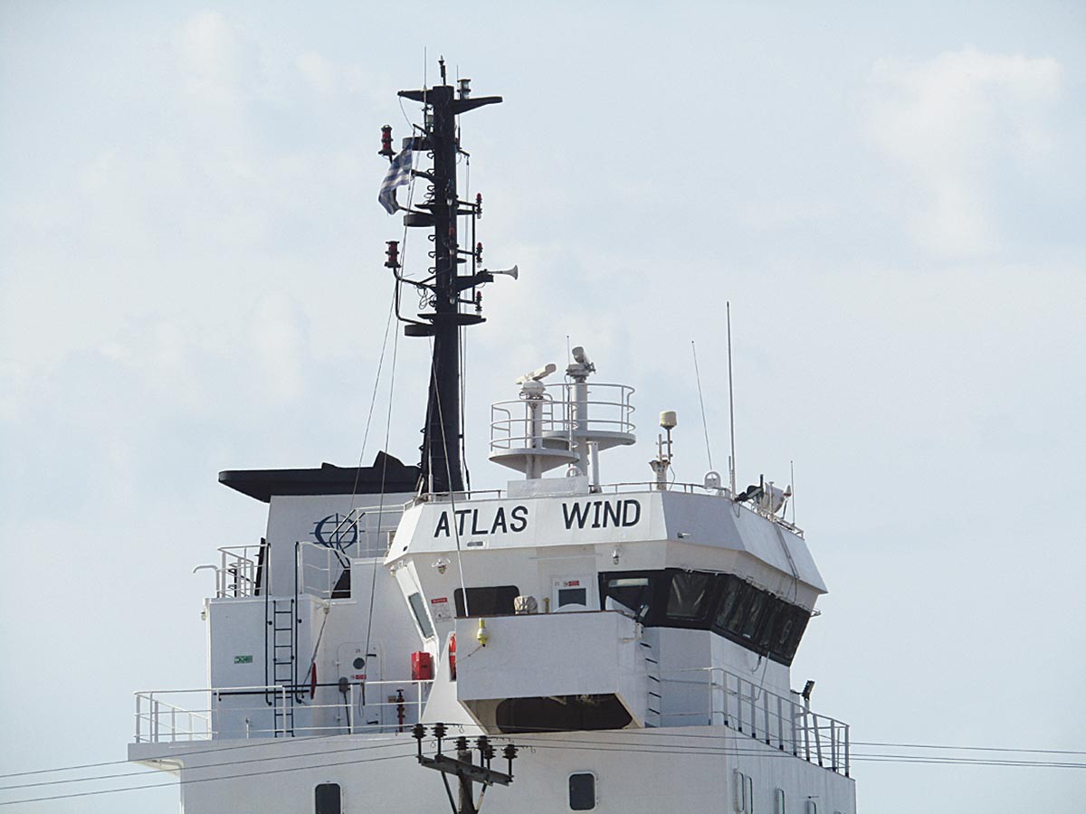 Εντυπωσιακές εικόνες από το πλοίο Atlas Wind στο λιμάνι Πόρτο Λάγους